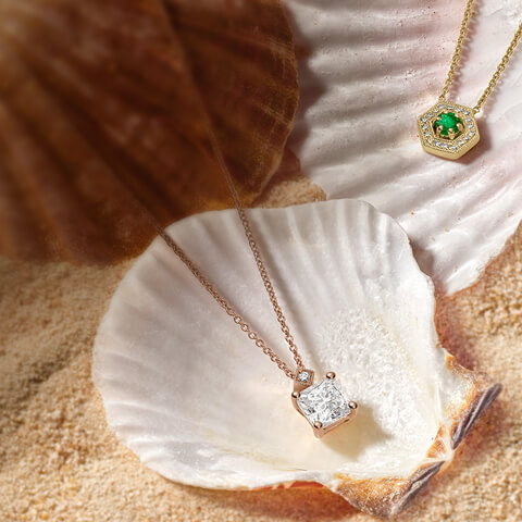 Diamond Necklaces And Pendants - 77 Diamonds